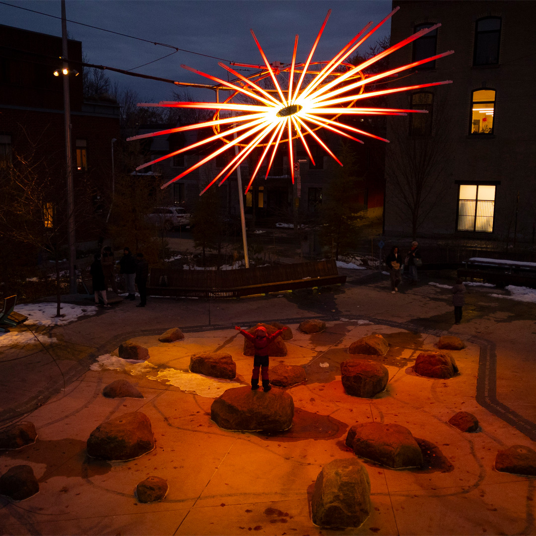 UN BRIN D’SOLEIL, une œuvre en suspension au cœur de l’hiver